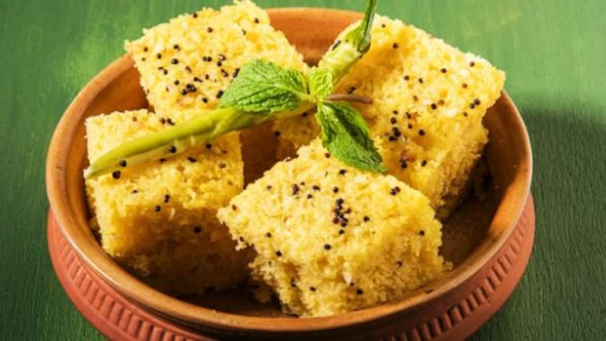 How To Make Matar Dhokla For A Perfect Evening Snack - NDTV Food
