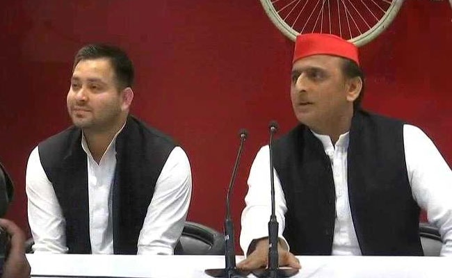 How Tejashwi Yadav, Seated By Akhilesh Yadav, Handled Congress Question