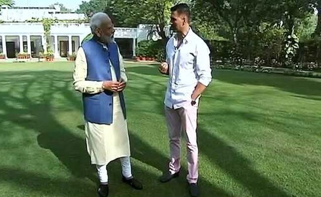 PM Modi Reveals To Akshay Kumar Why He Wears Half-Sleeve Kurtas