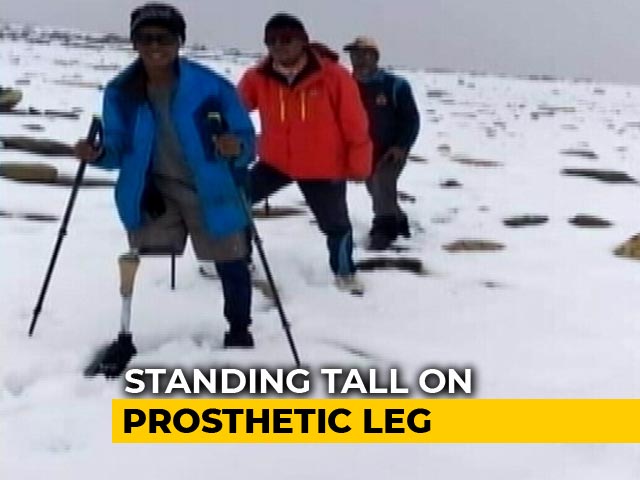 Standing Tall On One Leg: Duo Climb Over 18,000 Feet, Create Record