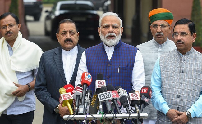 PM Calls For Frank, High Quality Debates In Parliament's Winter Session