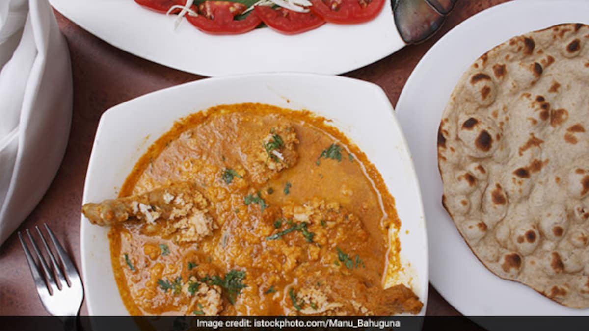 Chicken Xacuti Recipe: Spend The Weekend Indulging In This Spicy Goan ...