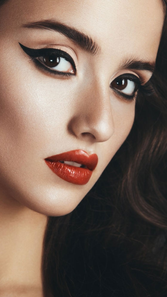 Tricks To Master Winged Eyeliner Like A Pro