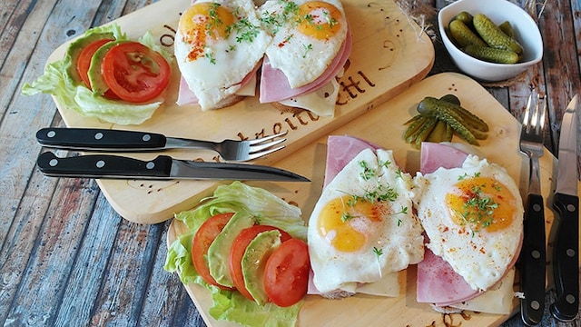 A High-Protein Breakfast Can Help Cut Cravings And Aids Weight Loss ...