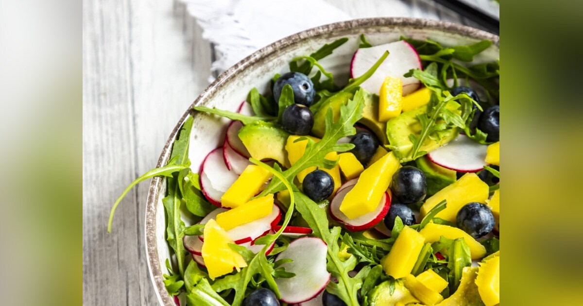 Mango And Vegetable Salad For Summer Diet