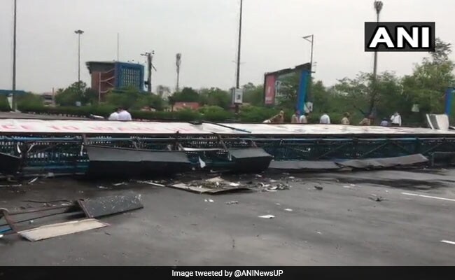 Billboard Collapses On Delhi Noida Direct Flyway As Rain, Thunderstorm ...