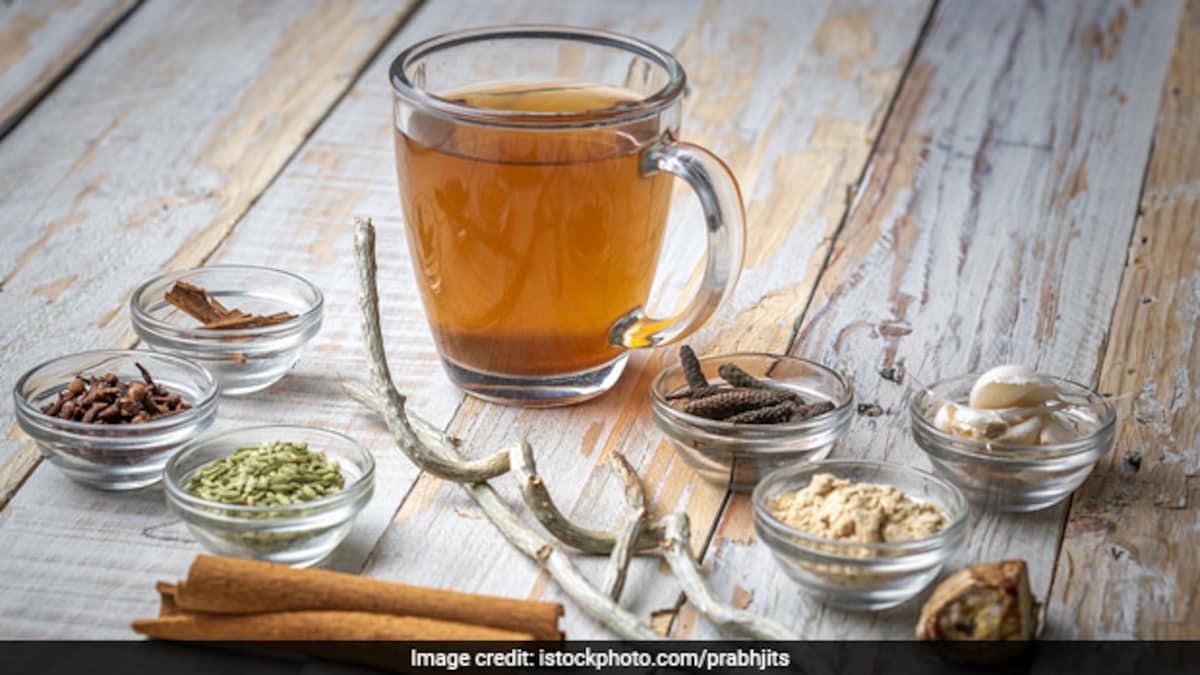 Curry Patta Chai: इम्यूनिटी से लेकर पाचन तक, करी पत्ता चाय पीने के ...