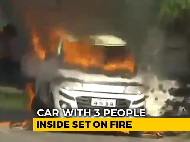 Car With 3 Inside Set On Fire In Andhra Pradesh