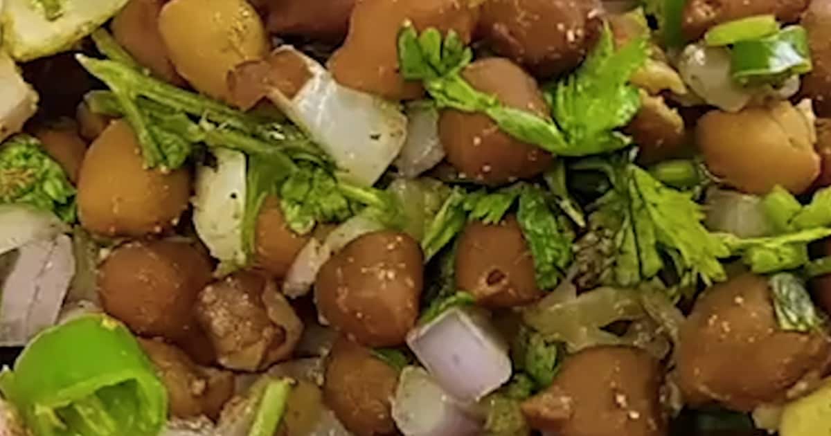 Protein-Rich Kala Chana Chaat Recipe Video; Healthy Snack Recipe
