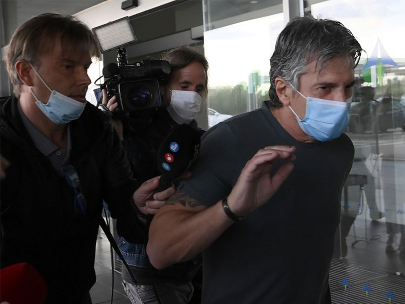 Lionel Messi's Father Lands In Spain As Barcelona Stand-Off Drags On ...