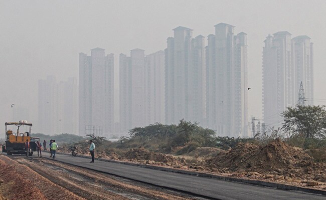 Coronavirus Cases On The Rise In Gurugram, Noida As Pollution Gets Worse
