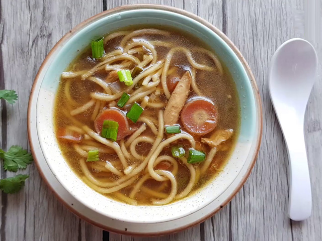 How To Make Chicken Thukpa | Easy Chicken Thukpa Recipe Video