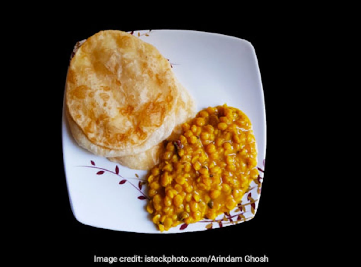 how to make dal luchi