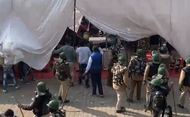 Singhu Border Farmers Protest: Clashes At Farmers Protest Site After ...