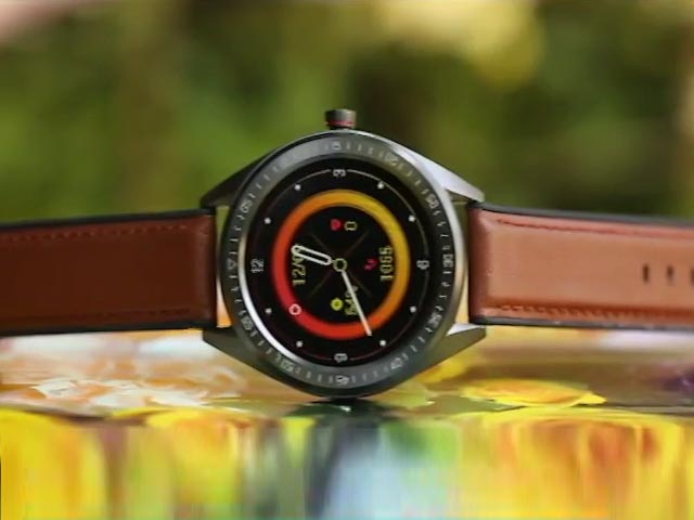 Video: AQ Fit W-14: Smartwatch Heavy on Specs, Light on Pocket ...
