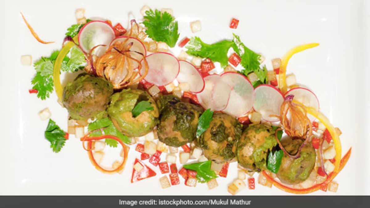 Want To Know A Healthy Way To Eat Kebabs? Pooja Makhija Shows The Way ...