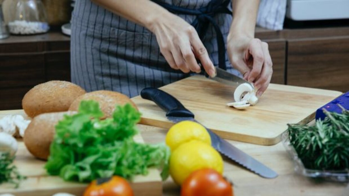 Knife Skills 101: Chef Anahita Dhondy Teaches 10 Knife Skills That All ...
