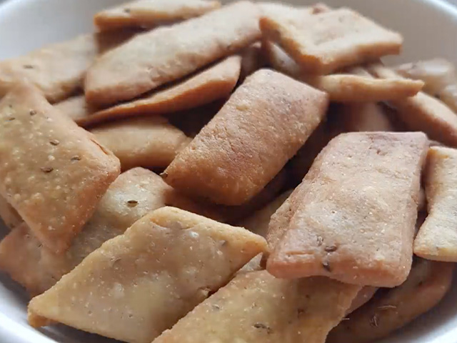 How To Make Namak Para | Easy Namak Para Recipe Video