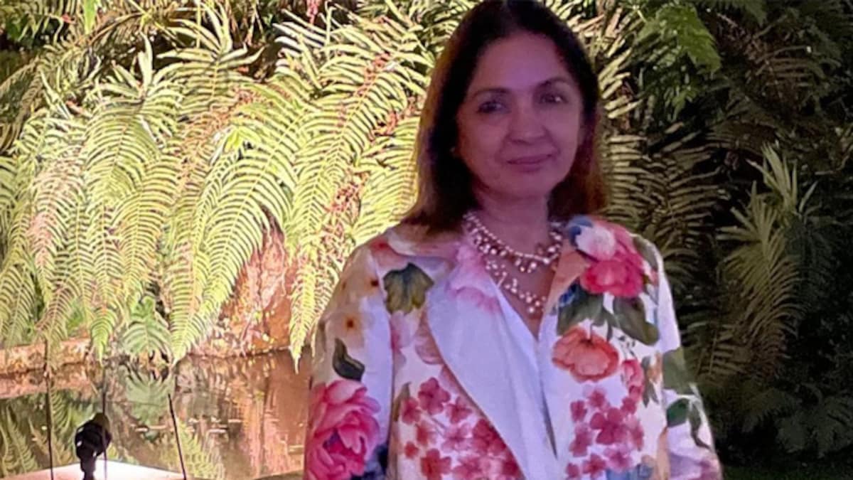 Neena Gupta Triggers Our Taste Buds With “Ghar Ki Bani Khandvi” - NDTV Food