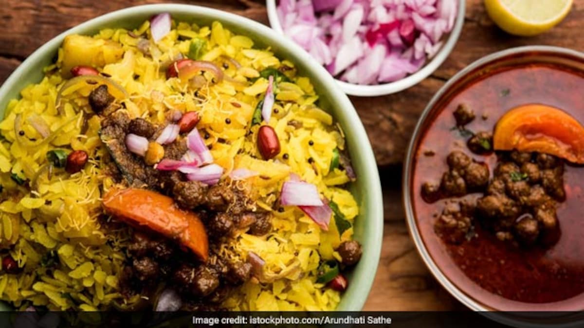 Soya Poha Recipe: Give A Nutritional Twist To Regular Poha With This ...