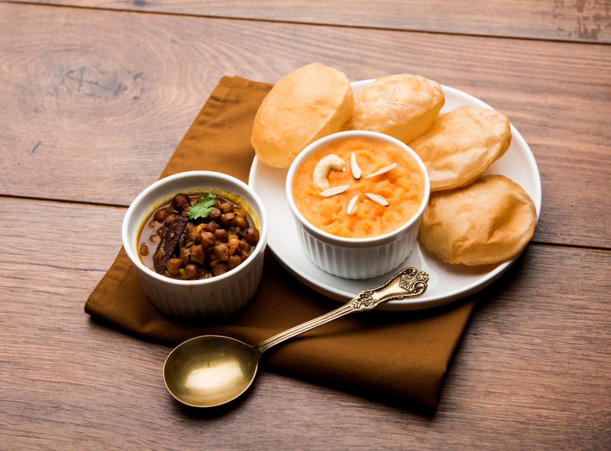 poori curry combination