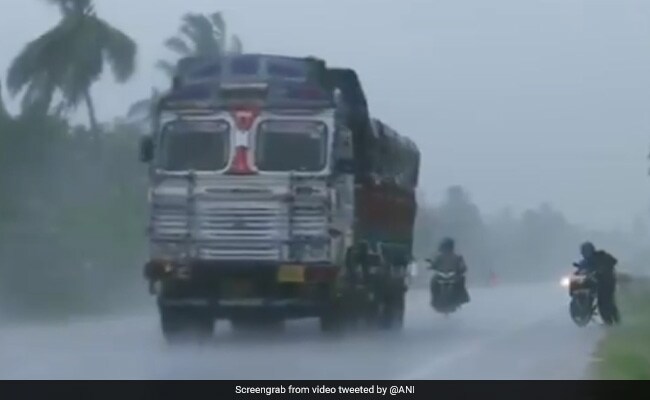 Cyclone Yaas Highlights: Cyclone Yass Nears India's East Coast, Lakhs ...