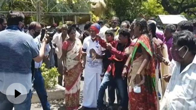 Tamil Nadu: Crowd Outside DMK Office After Seeing Rise In Trends