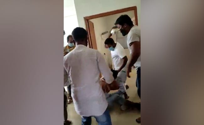 Caught On Camera, Horrific Assault Of Doctor By Family Of Covid Victim