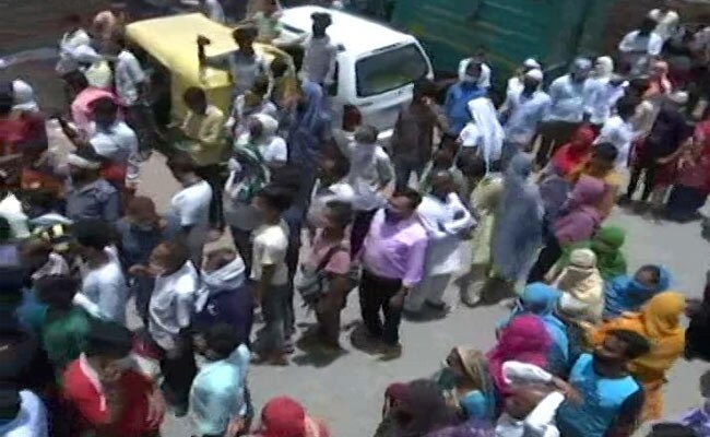 Clashes Between Locals, Cops In Haryana Khori Village In Faridabad Amid ...