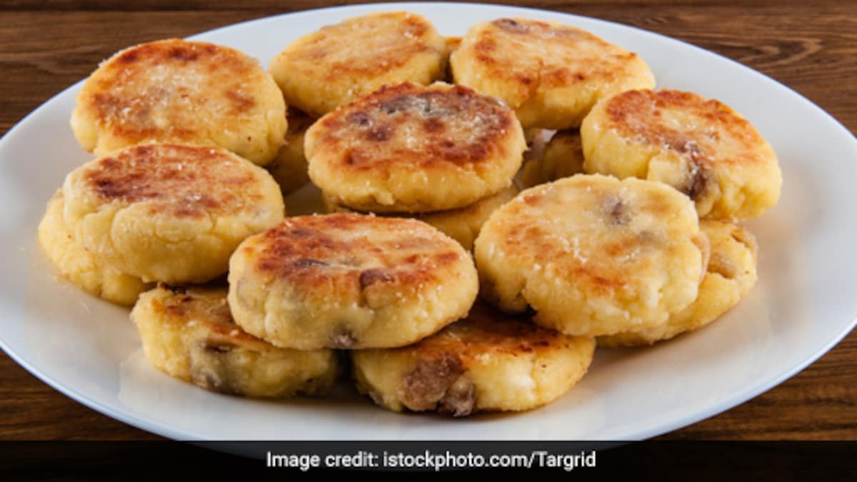 Chhanar Bora Recipe: You Have To Try These Crispy-Soft Bengali-Style ...