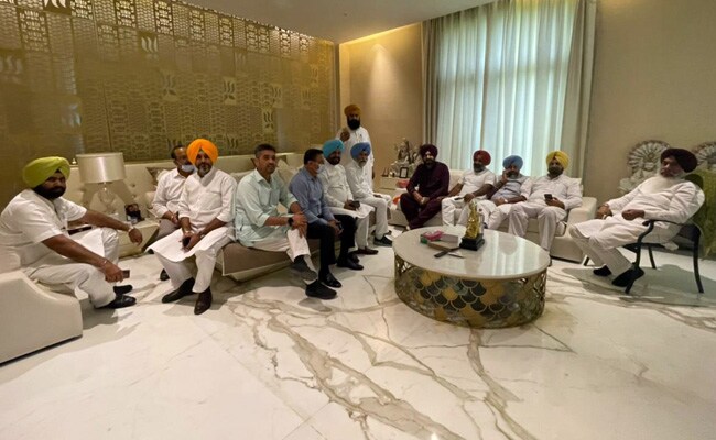 At Navjot Singh Sidhu Home, A Show Of Strength: Why Should He Apologise?