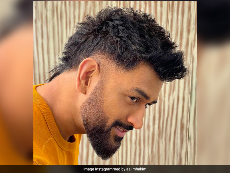 MS Dhoni's New "Dashing Look" Blows Up Social Media. See Pics | Cricket ...