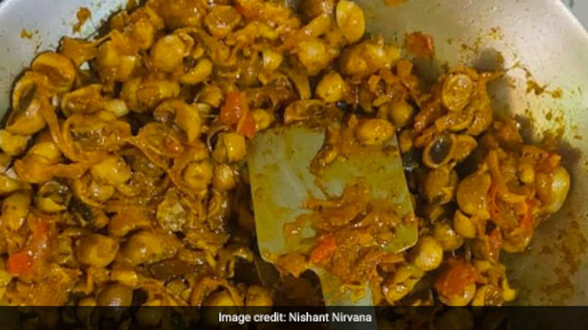Rugda Mushroom Curry Recipe: A Traditional Mushroom Curry From ...
