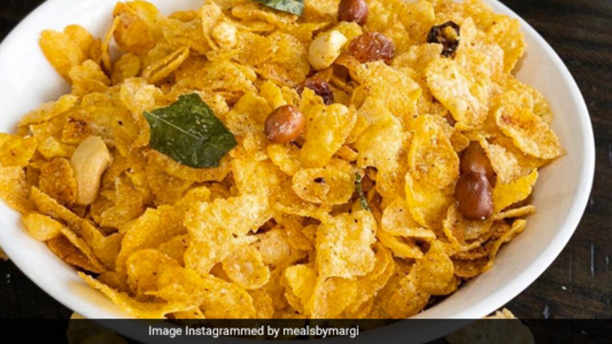 How To Make Crunchy Cornflakes Chivda - A Delicious Tea-Time Snack In ...