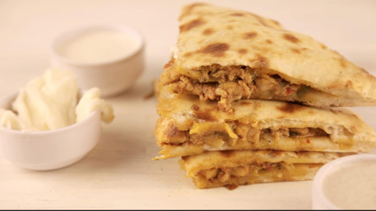 Move Over Aloo Paratha: Try This Chicken Paratha Recipe - NDTV Food