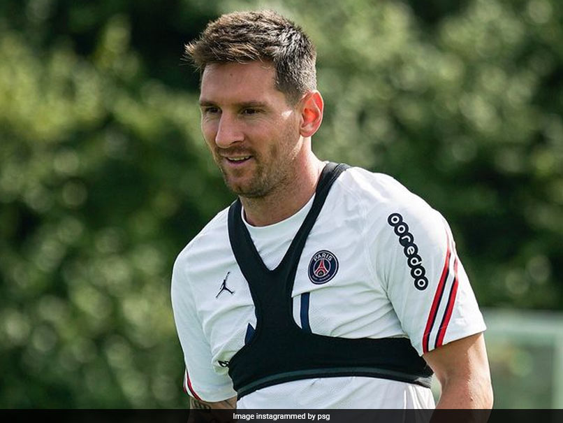 Lionel Messi In PSG Squad For First Time And Poised For Debut ...