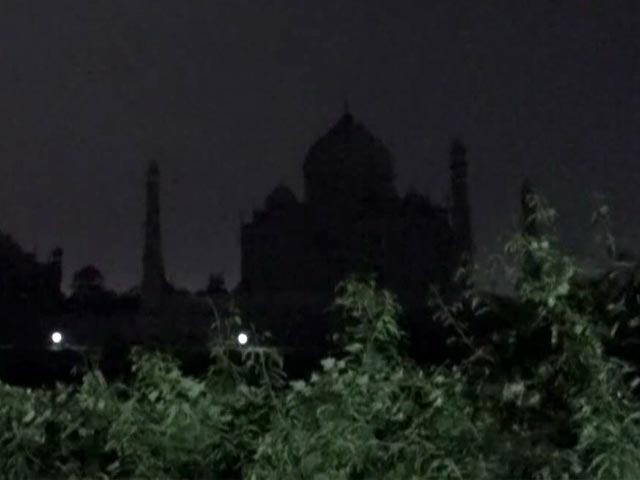 Tourists Delighted As Taj Mahal Reopens For Night Viewing
