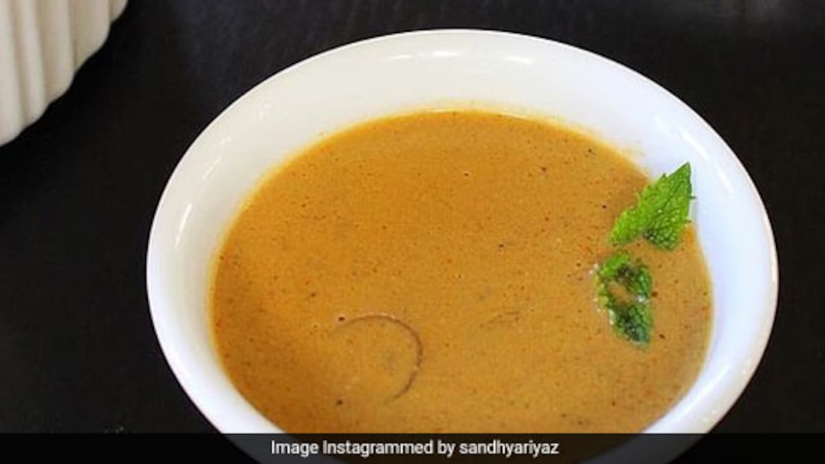 This Onion Salan Recipe Is Perfect To Pair Up With All Your Biryanis ...