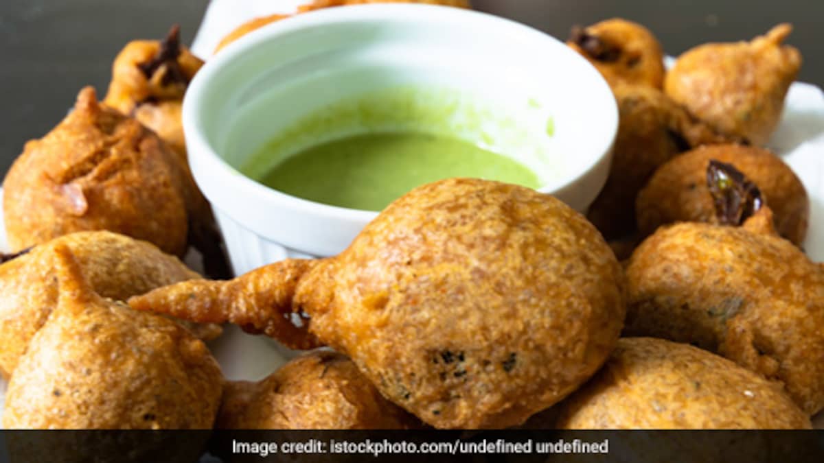 Chicken Bonda: Use Your Leftover Chicken To Cook This Delicious Snack ...