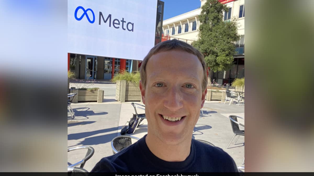 Viral Pic: Mark Zuckerbergs Special Cookies Celebrate Facebook Becoming ...