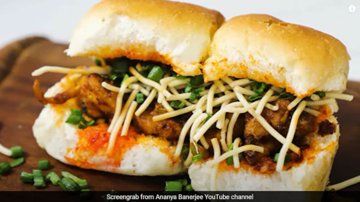 Weekend Indulgence: How To Make Manchurian Pav For A Quick Meal (Watch ...