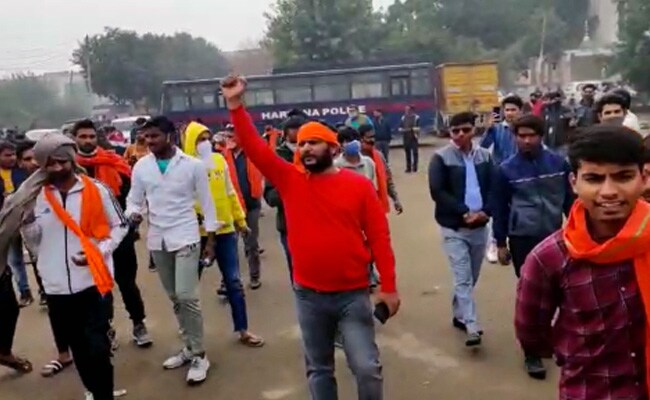 Namaz Disrupted In Gurgaon Again, Protesters Shout Slogans, 1 Detained