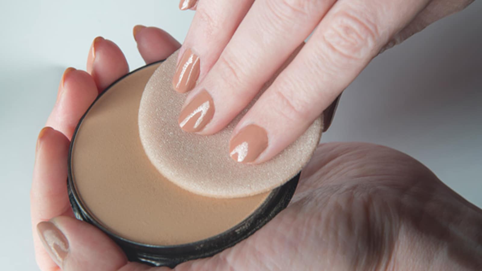 Set Your Makeup Right With These Compact Powders