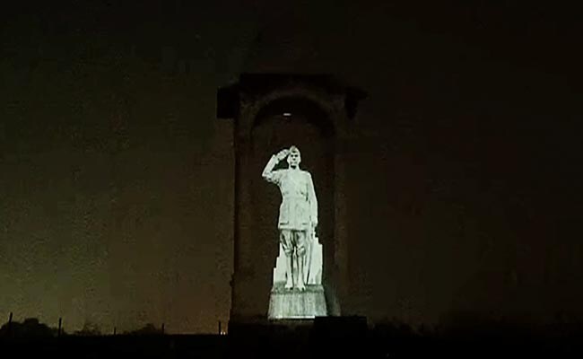 Subhas Chandra Bose Hologram Statue At India Gate- Forgotten Heroes Now ...