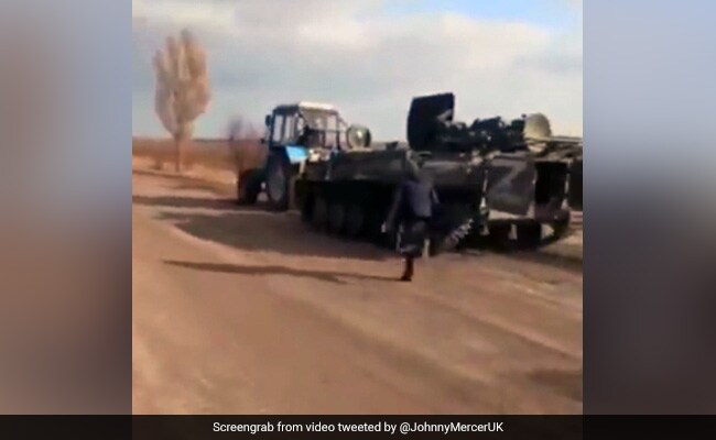 Ukrainian Farmer "Steals" Russian Tank Using Tractor, Internet Delighted