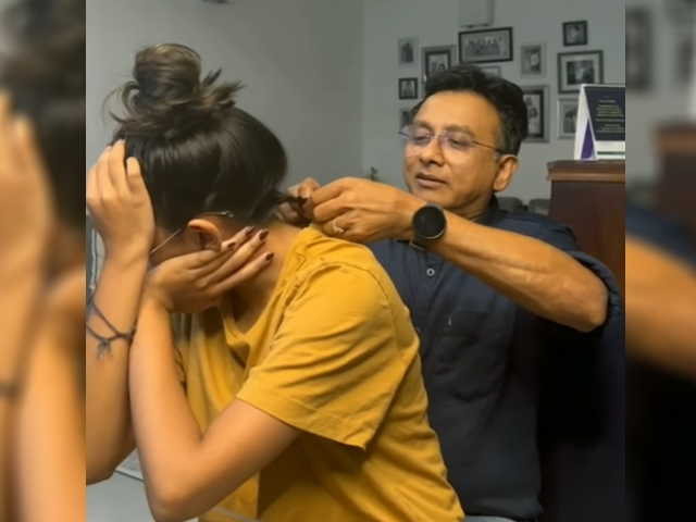 Viral: Singer Unnikrishnan Braiding Daughter's Hair
