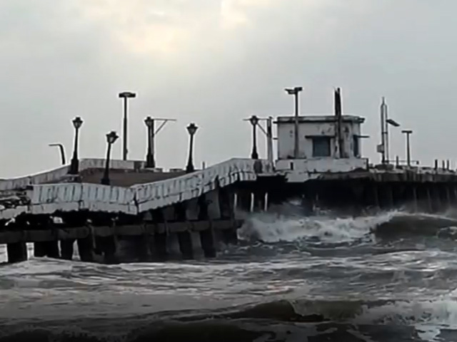 Iconic Pier At Puducherry's Rock beach Collapses Due To High Waves