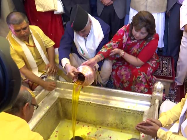 Nepal PM Offers Prayers At Kashi Vishwanath Temple In Varanasi