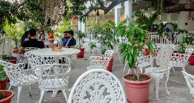 Brahmins Coffee Bar: Bengalurus Most Iconic Establishment with a 52 ...