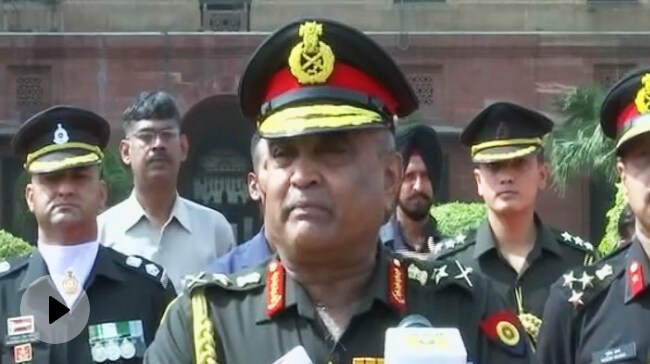 Manoj Pandey Became New Army Chief, Paid Tribute To The Martyred ...
